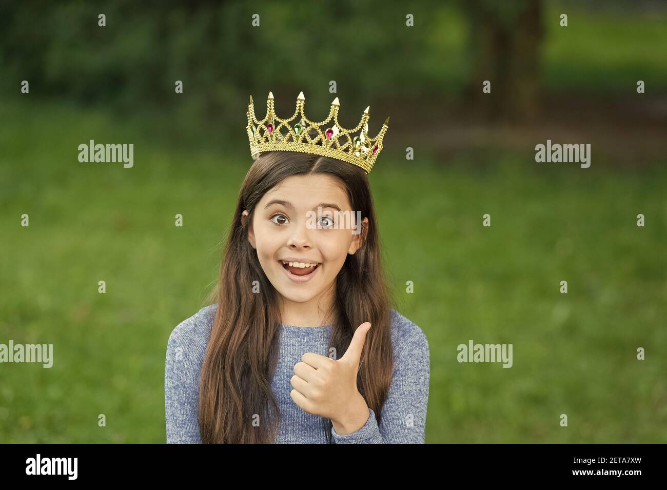 Best boss ever. Happy child in crown give thumbs up. Little boss on ...