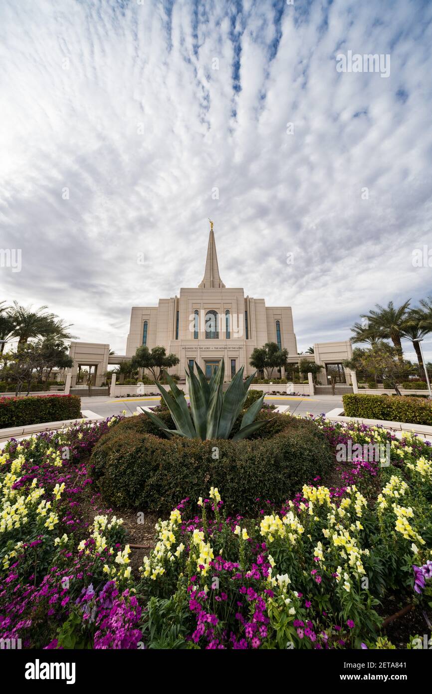 Gilbert arizona temple hi-res stock photography and images - Alamy