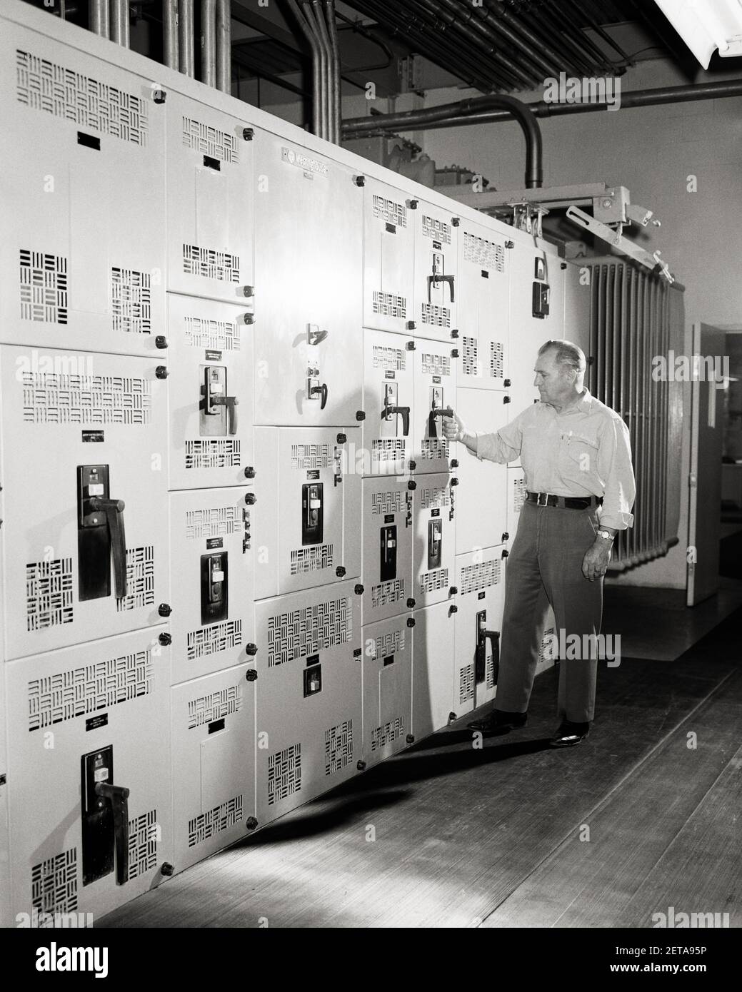 Boss employee 1960s hi-res stock photography and images - Alamy