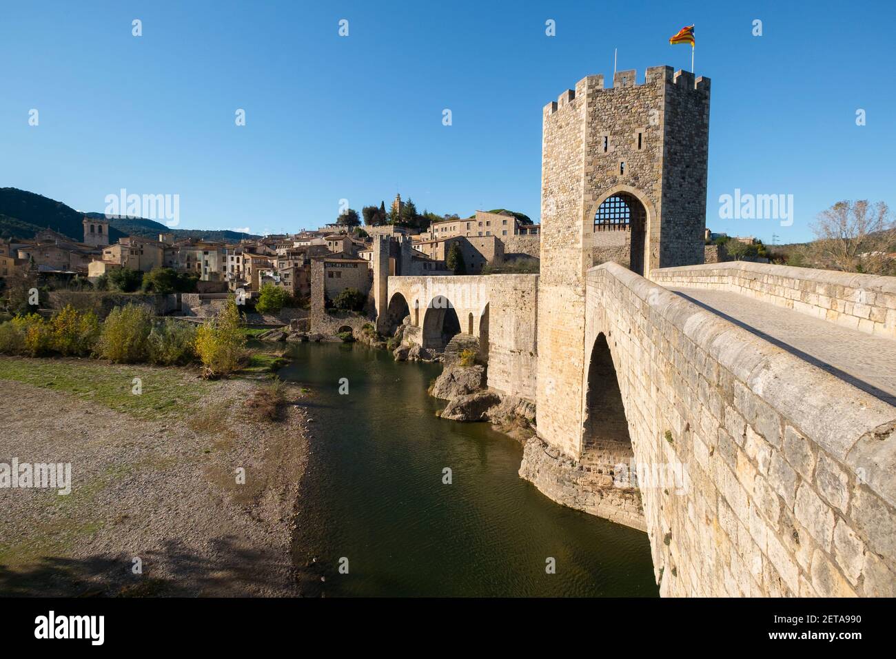 Medieval stone arch bridge hi-res stock photography and images - Alamy