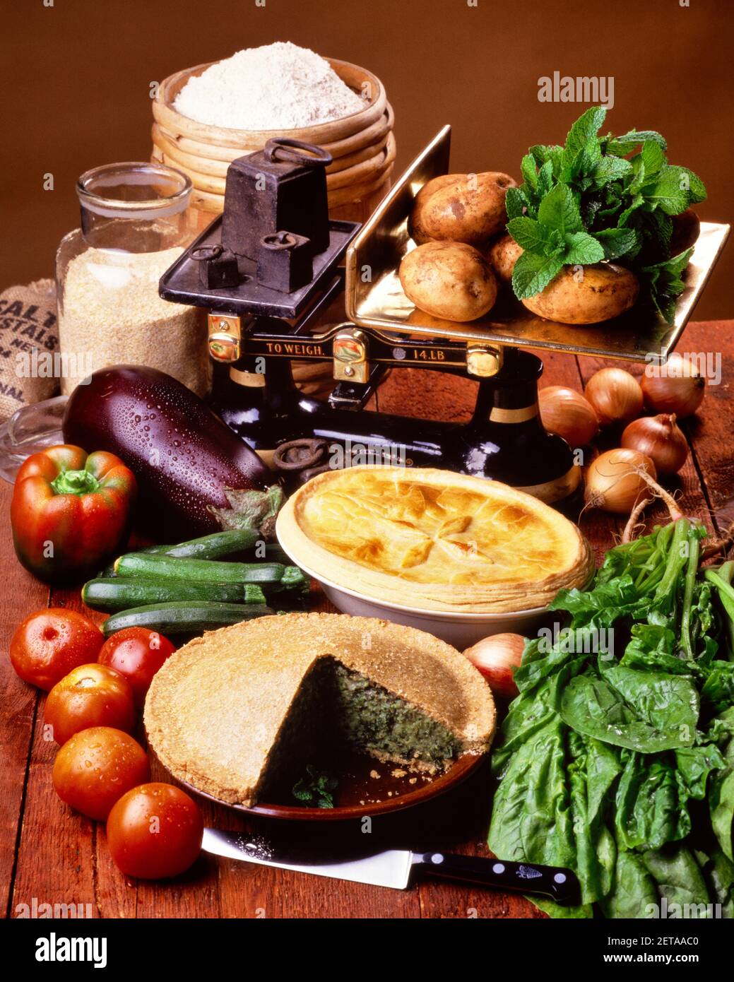 Old fashioned produce scale hi-res stock photography and images - Alamy