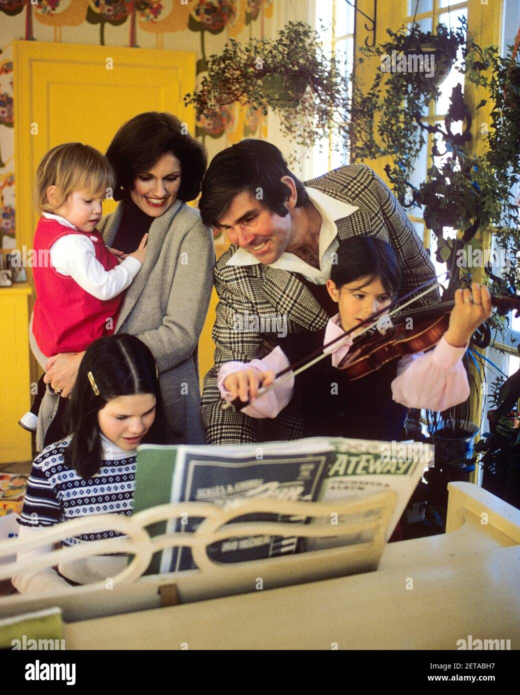 Father mother look retro hi-res stock photography and images - Alamy