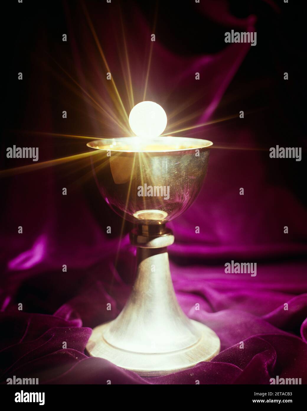 1960s CHRISTIAN HOLY COMMUNION CUP CHALICE AND EUCHARIST WAFER WITH ...