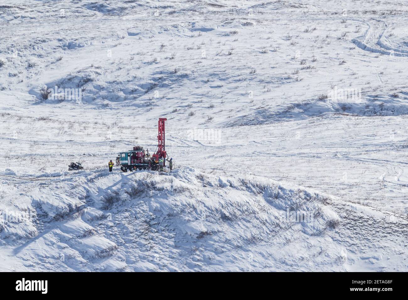 Geotech drilling rig testing gravel sources for the Inuvik-Tuktoyaktuk ...