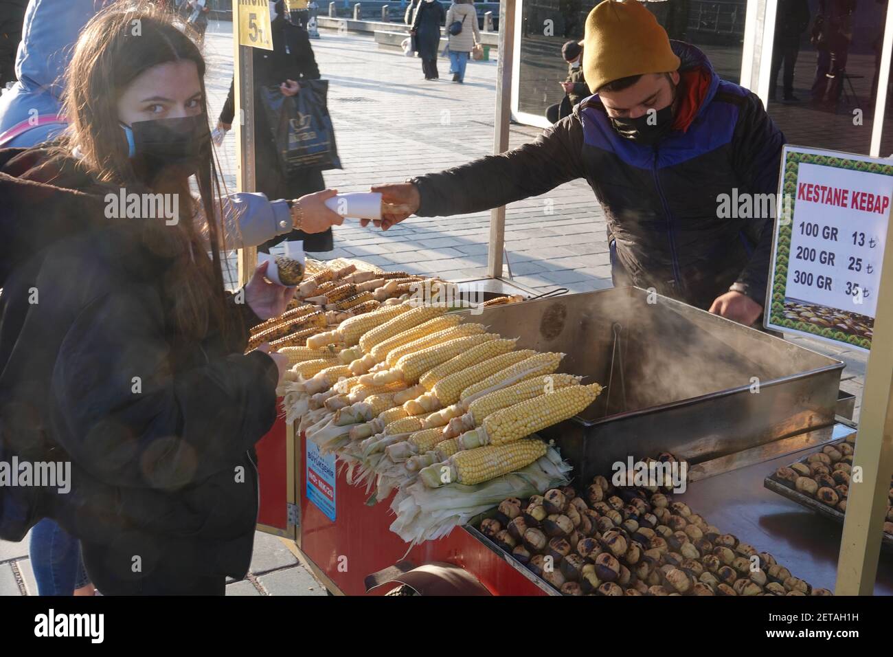 Sweetcorn stall hi-res stock photography and images - Alamy