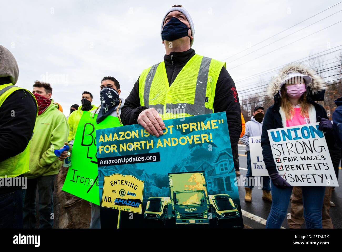 Amazon employee team hi-res stock photography and images - Alamy