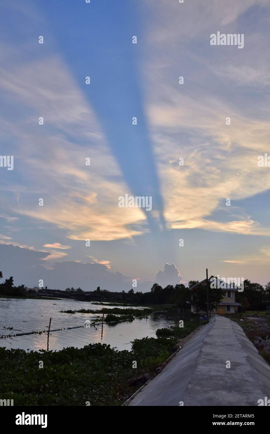 Meteorological vertical hi-res stock photography and images - Alamy