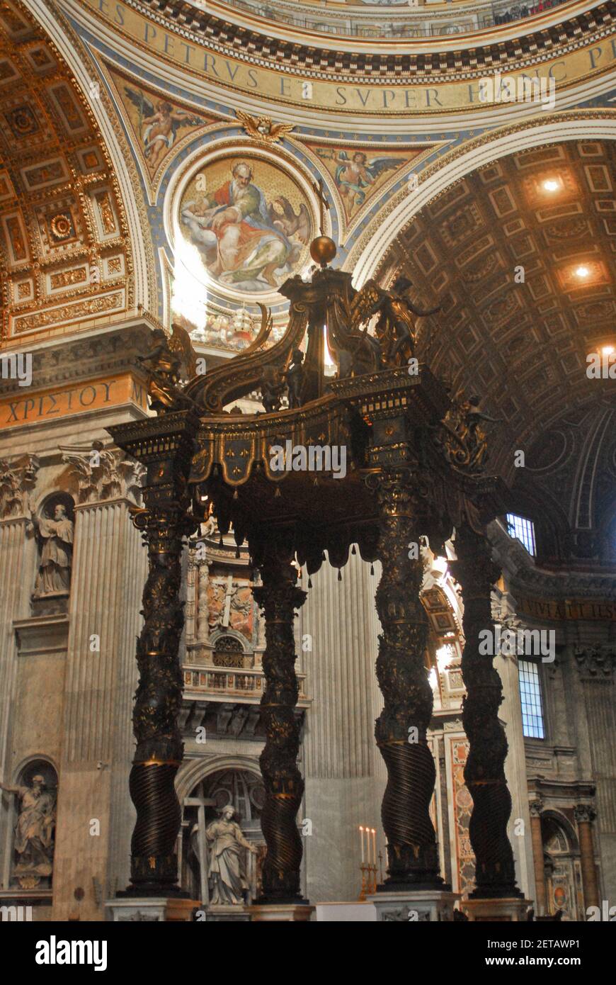 St. Peter's Basilica main altar, Vatican City, Rome Stock Photo - Alamy