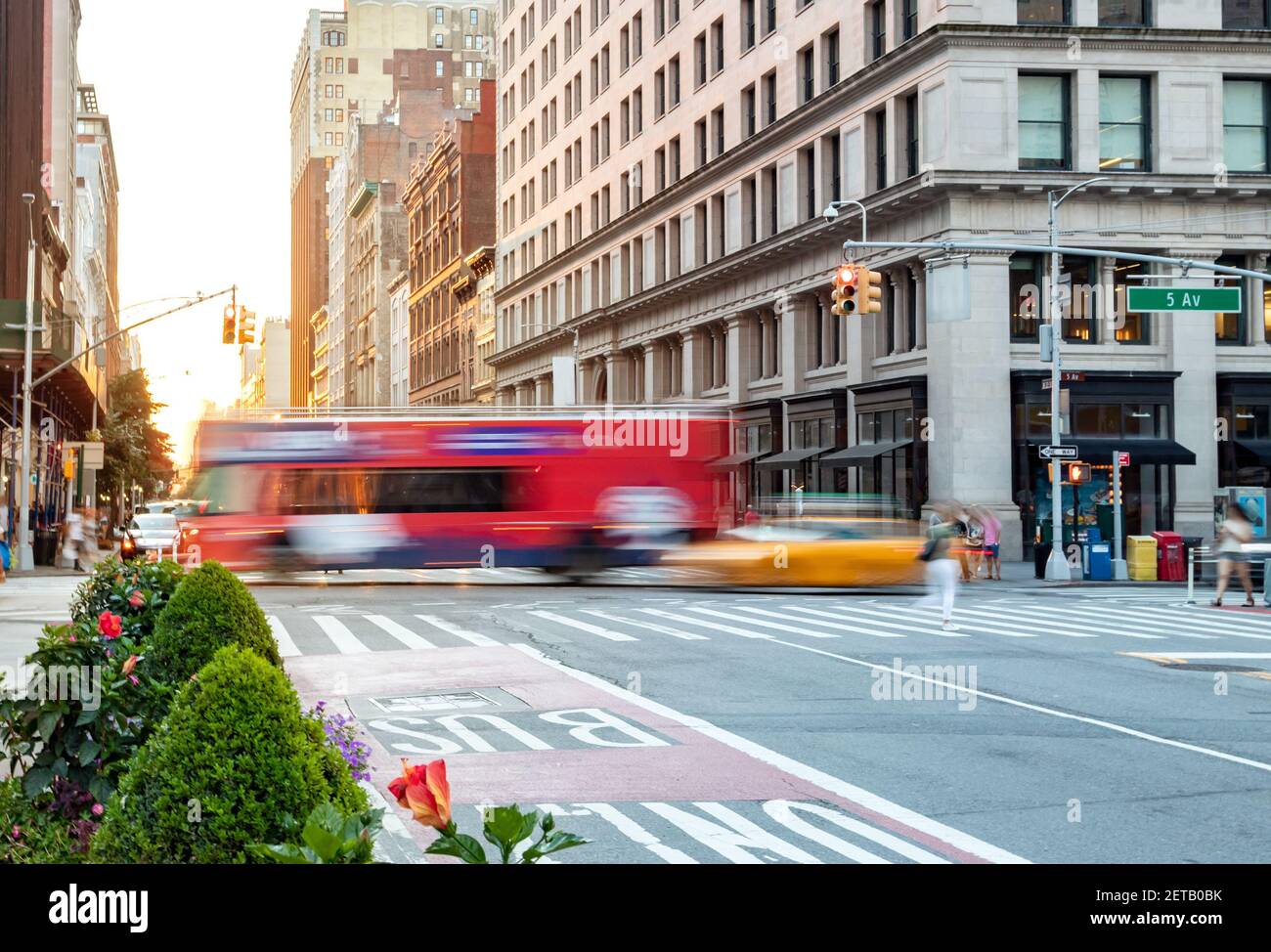 Crowded tour bus hi-res stock photography and images - Alamy