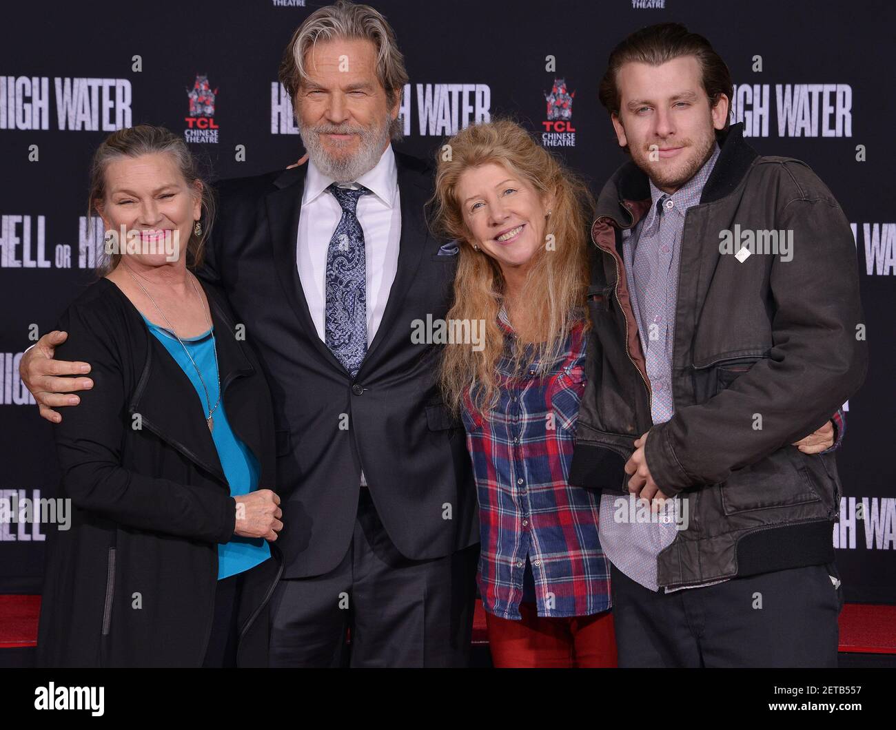 (L-R) Susan Bridges, Jeff Bridges, Cindy Bridges and Marcel Bridges at ...