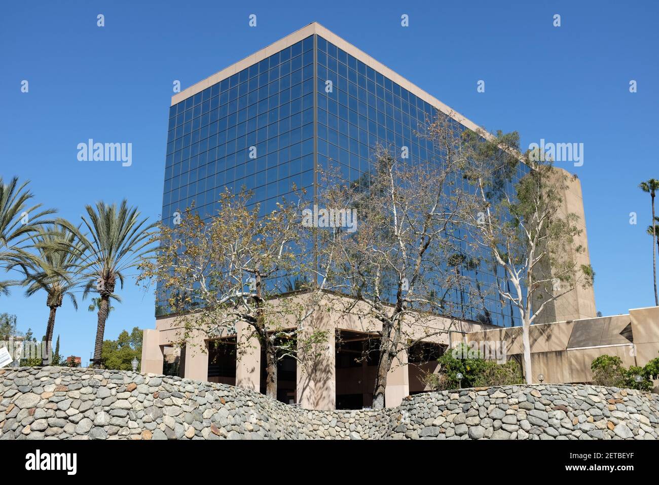 Modern government building hi-res stock photography and images - Alamy