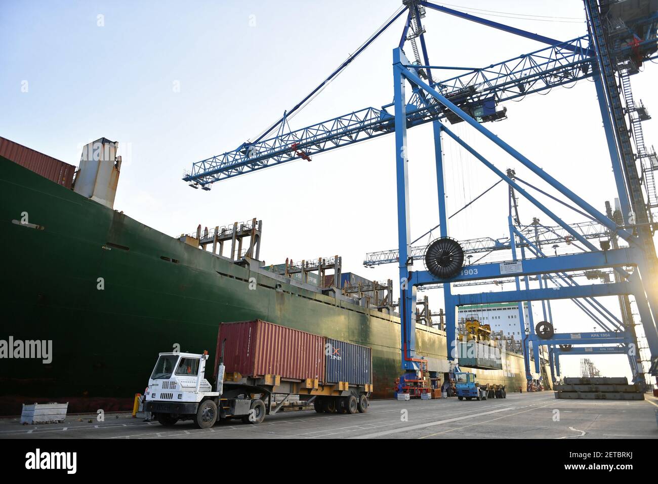 (170113) -- MOMBASA, Jan. 13, 2017(Xinhua)-- Photo taken on Jan. 9 ...