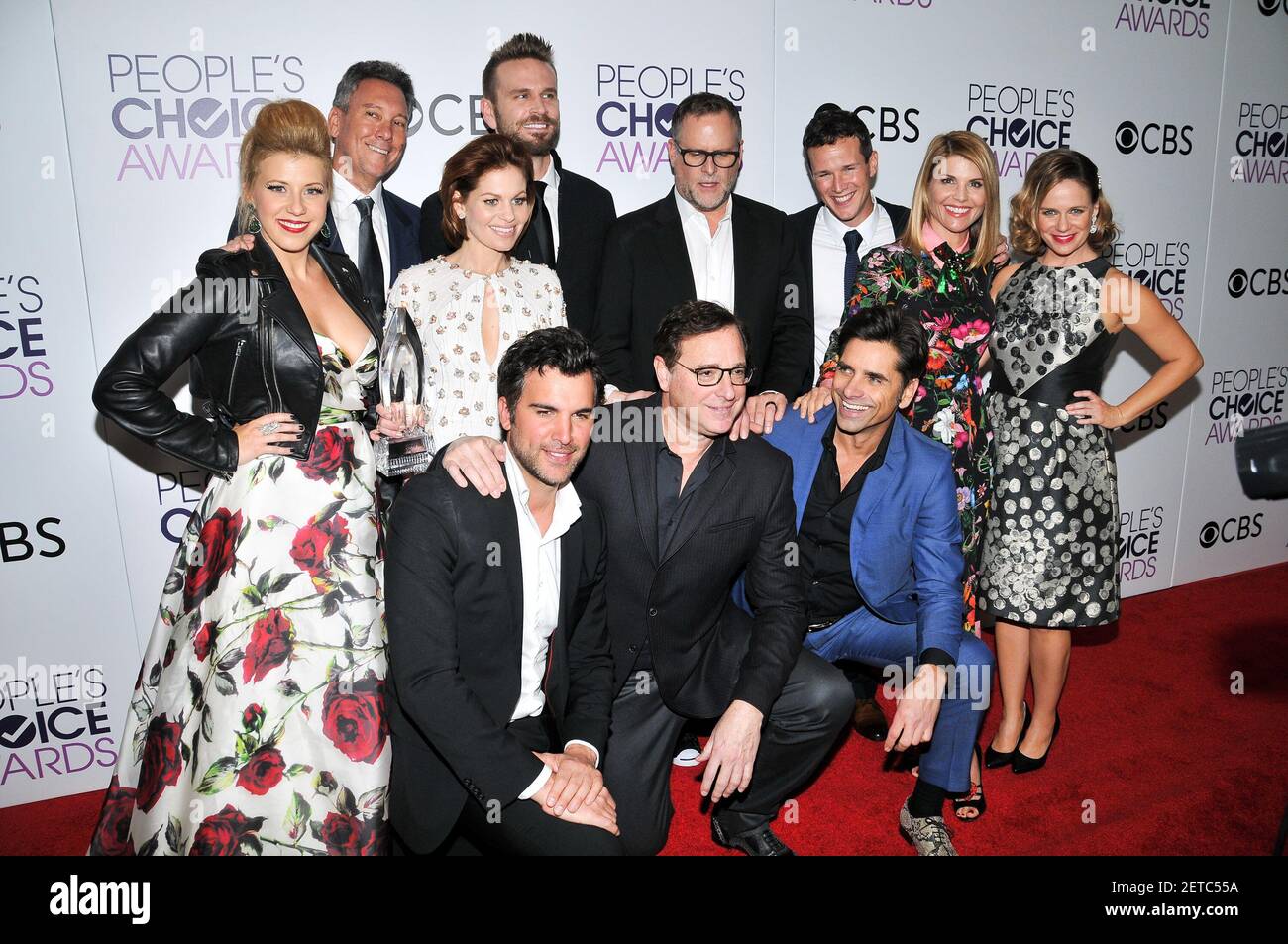Fuller House Cast at the People's Choice Awards 2017 Press Room at the ...