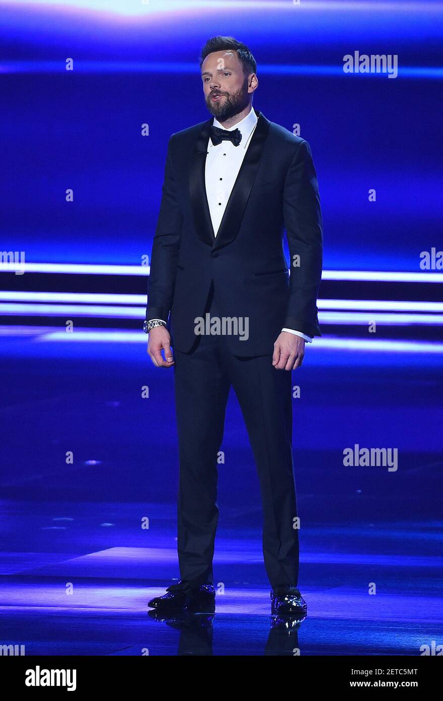 LOS ANGELES - JANUARY 18: Joel McHale hosts the People's Choice Awards ...