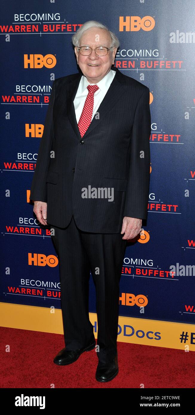 Investor Warren Buffett attends the world premiere of "Becoming Warren ...