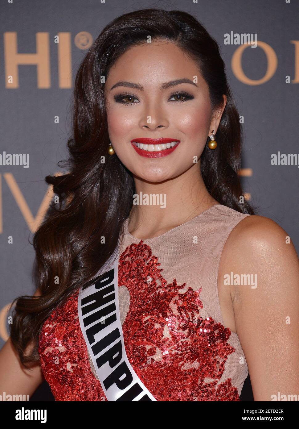 Miss Philippines Maxine Medina arrives at the 65th Miss Universe Red ...