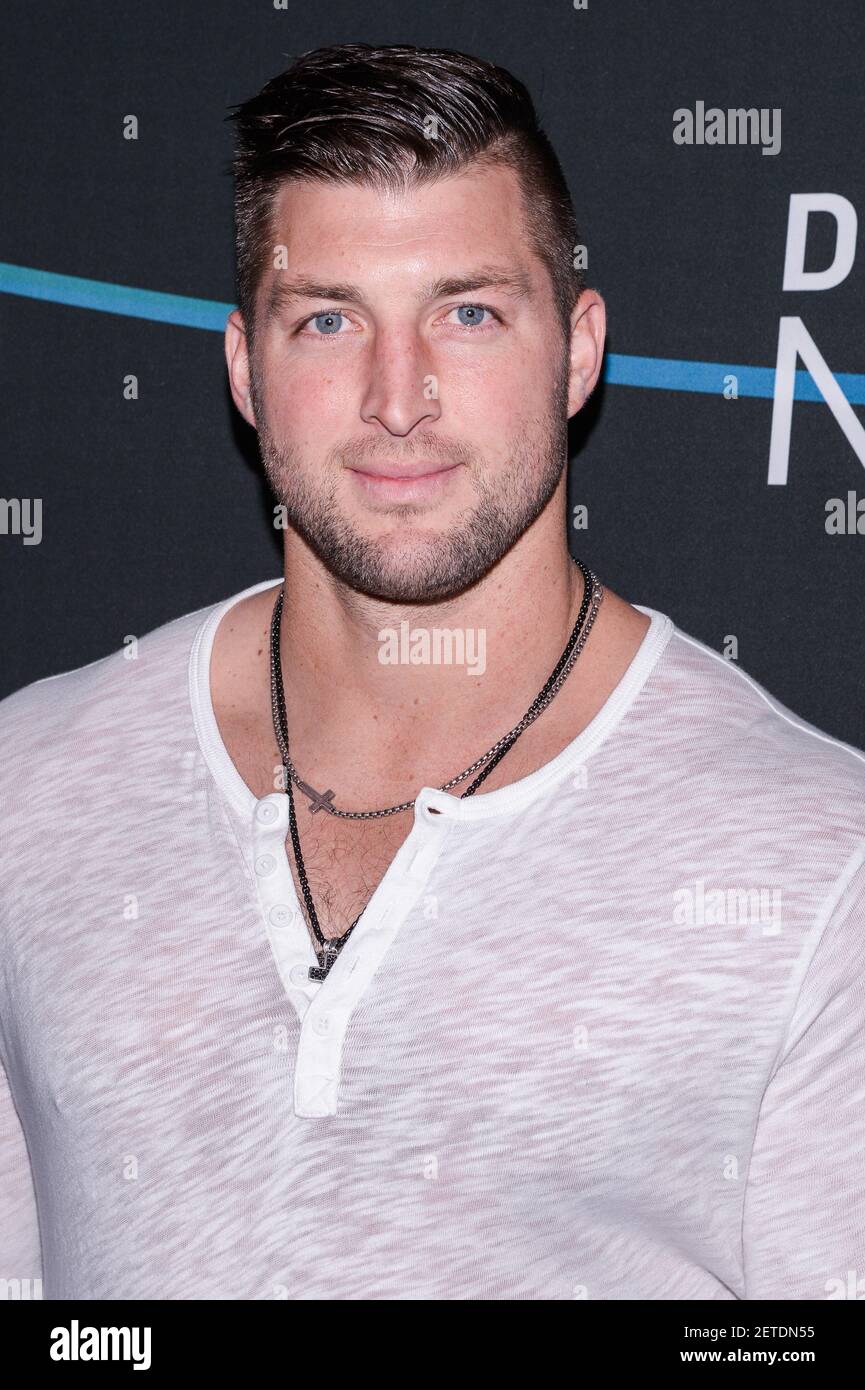 Tim Tebow arriving on the red carpet for the AT&T presents DIRECTV NOW ...