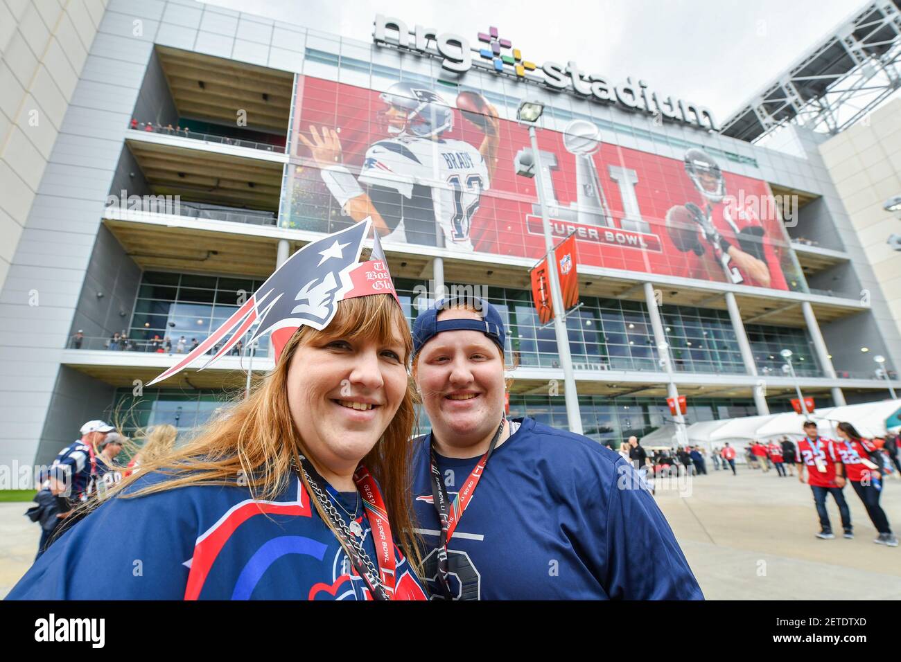 Patriots fans arriving ahead of Super Bowl LI between the Atlanta ...