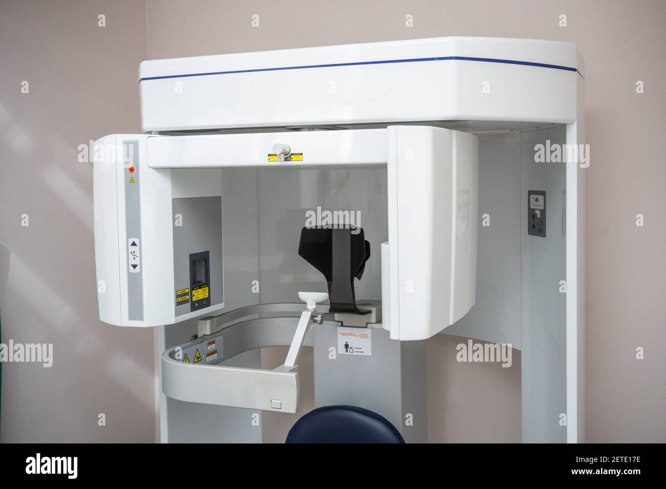 X-ray machine in the dental clinic Stock Photo - Alamy