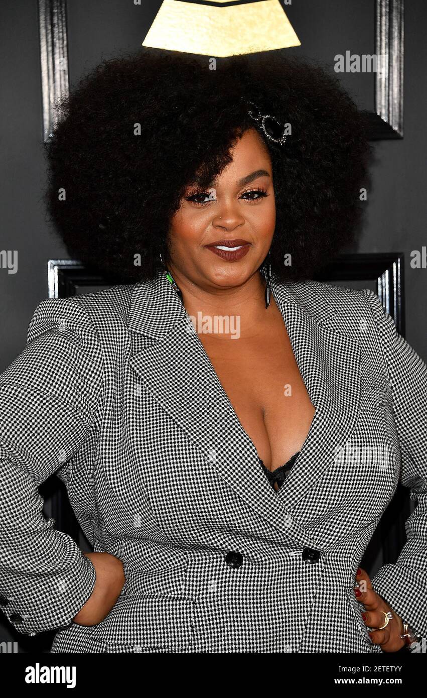 LOS ANGELES - FEBRUARY 12: Jill Scott arrives at the 59th Annual Grammy ...