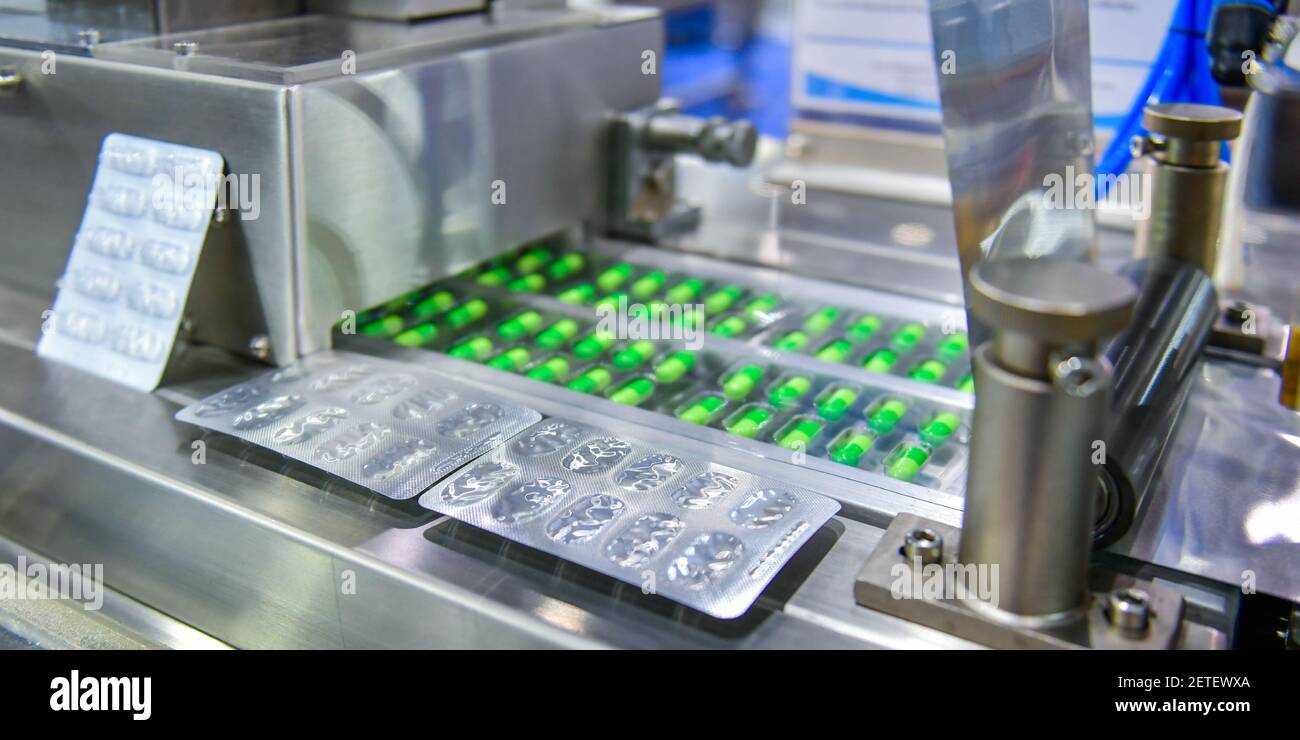 Green capsule medicine pill production line, Industrial pharmaceutical ...