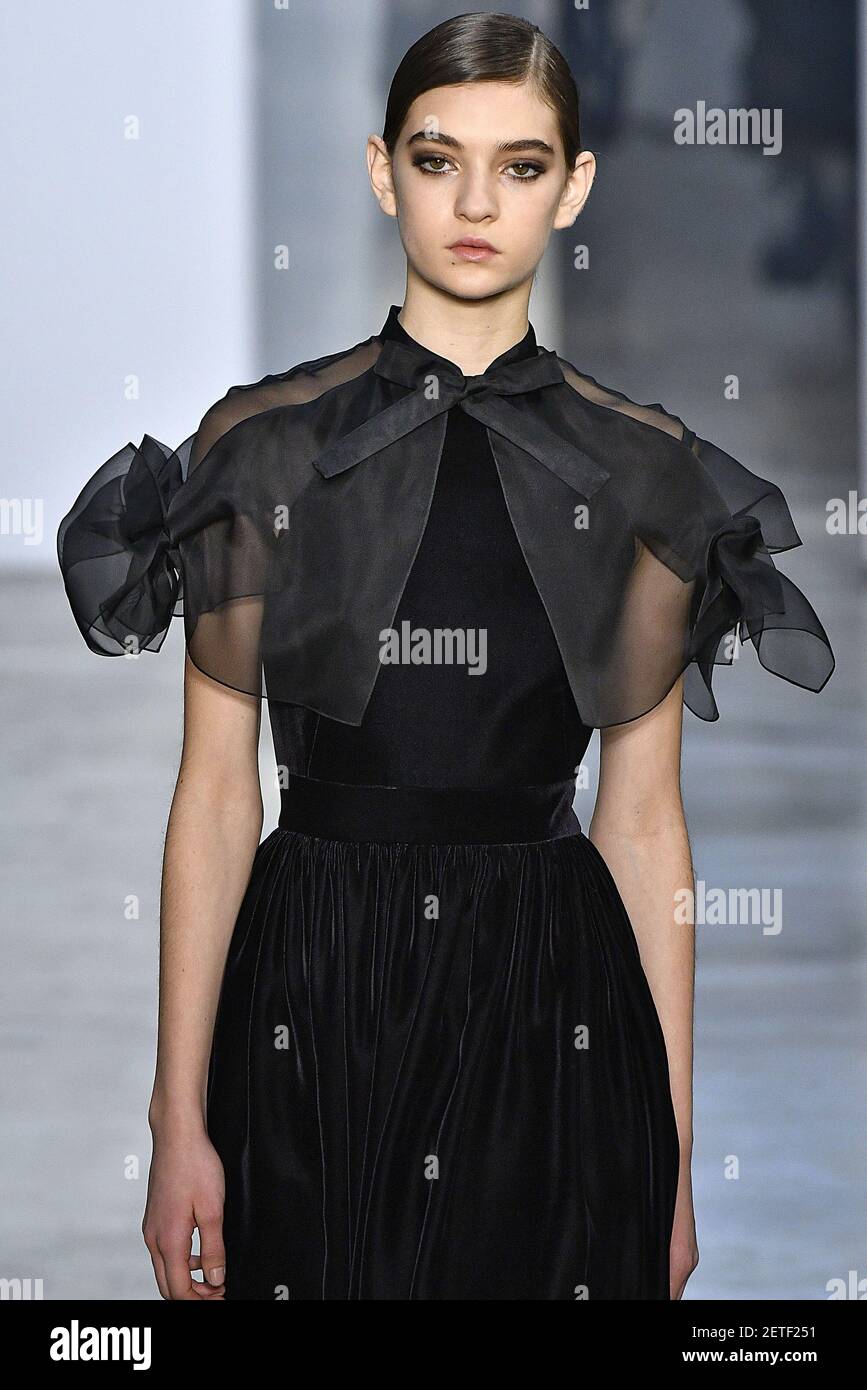 Model Julia Ratner walks on the runway during the Carolina Herrera ...