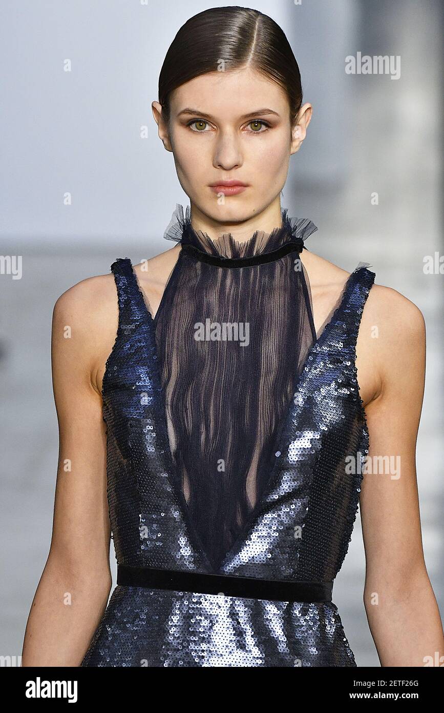 Model Alicia Holtz walks on the runway during the Carolina Herrera ...