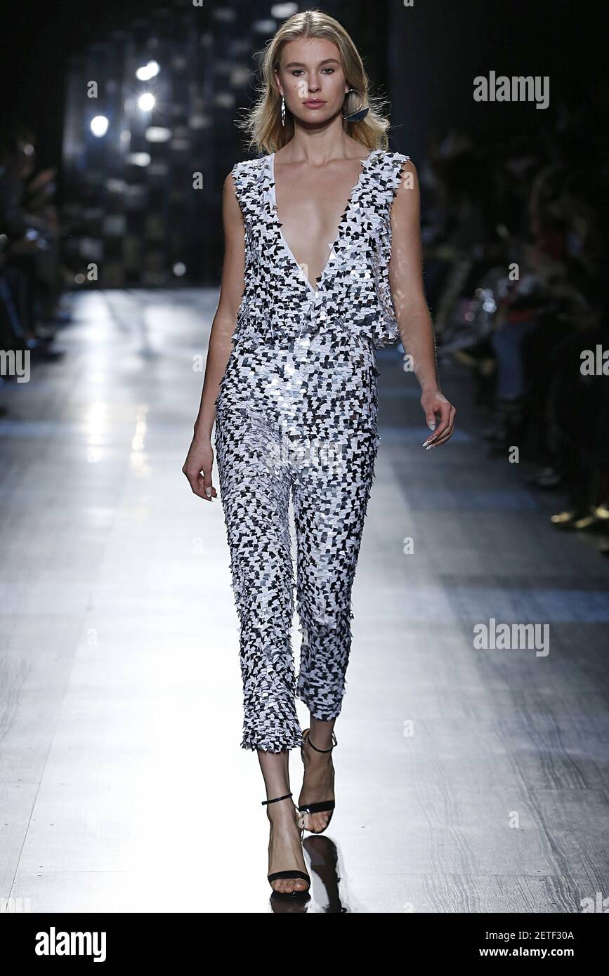 Model Keke Lindgard walks on the runway during the Cushnie et Ochs ...