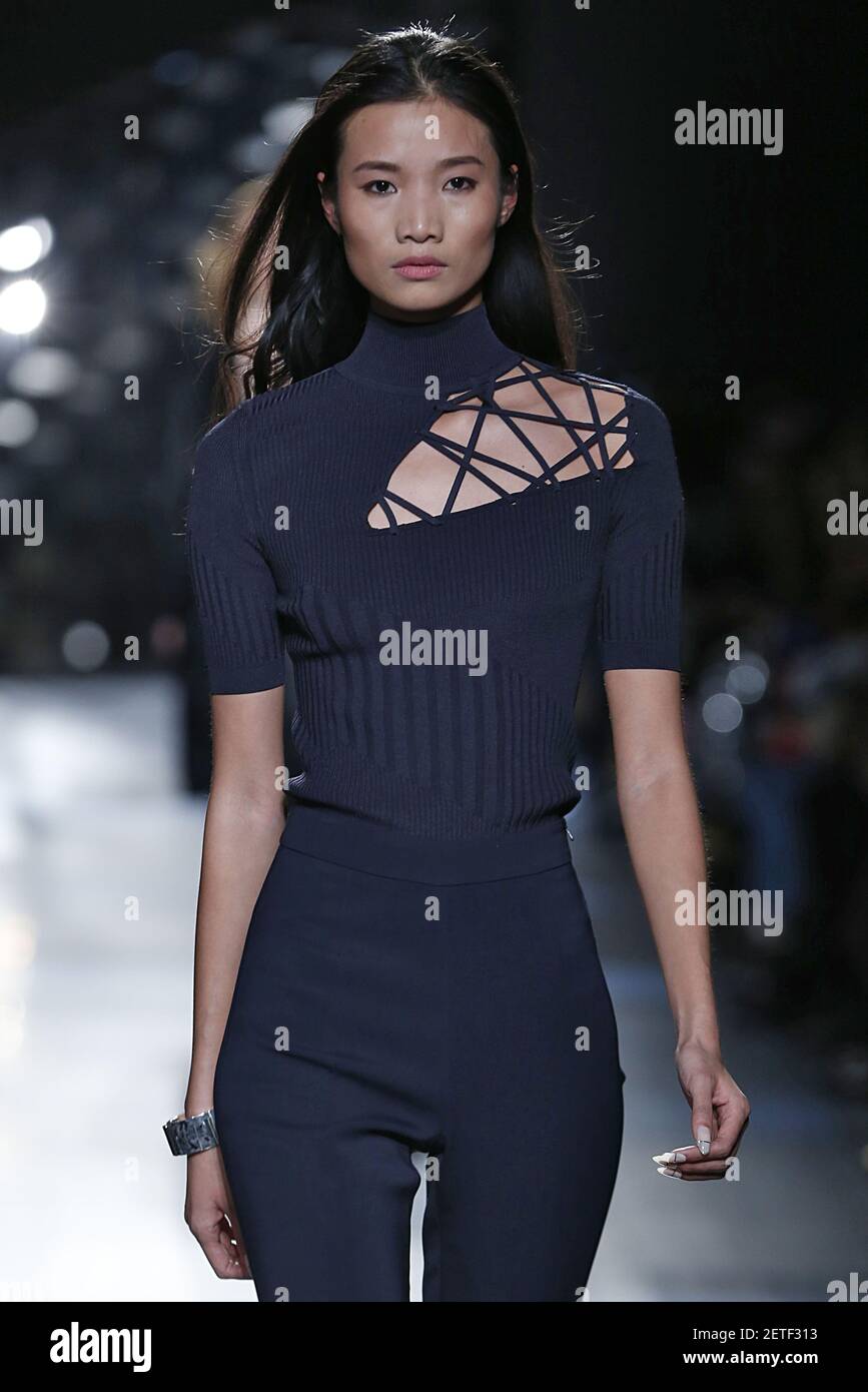 Model Leaf Zhang walks on the runway during the Cushnie et Ochs Fashion ...
