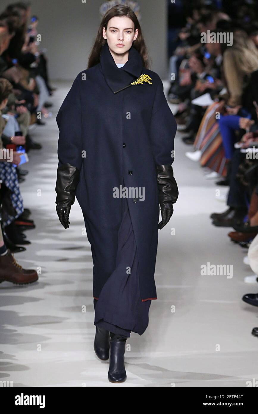 Model Marie Damian walks on the runway during the Victoria Beckham ...
