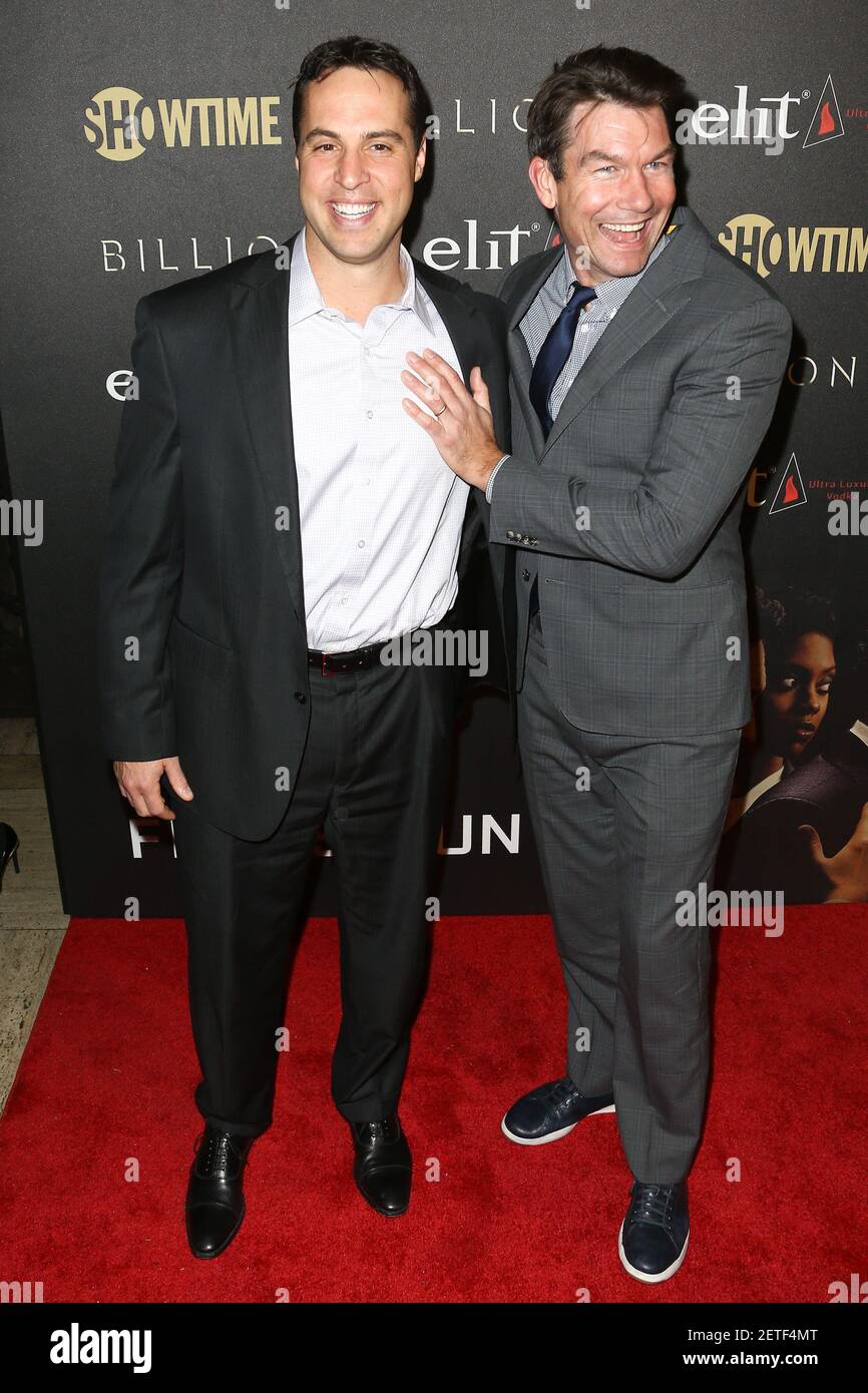 New York Yankees infielder Mark Teixeira (L) and actor Jerry O'Connell ...