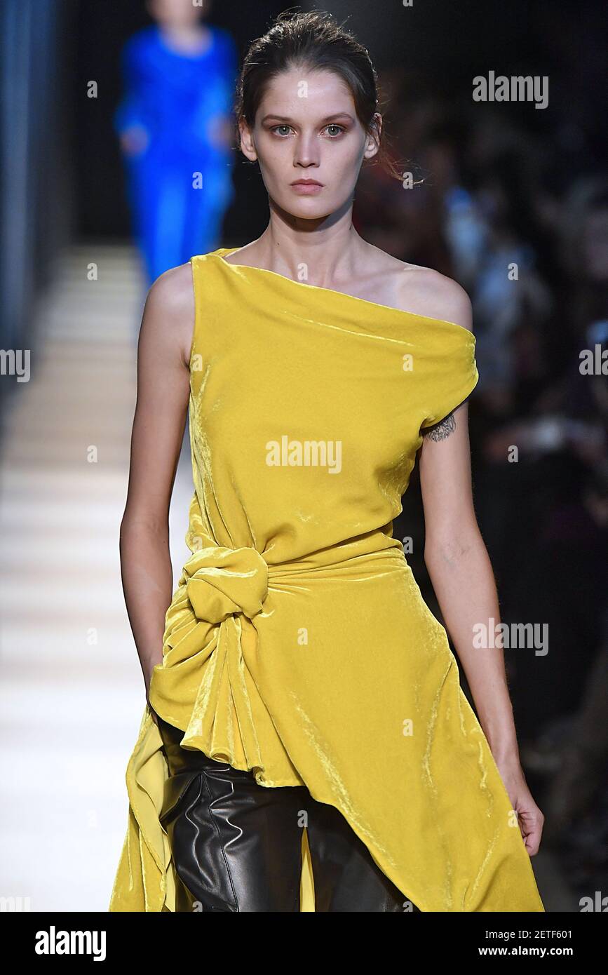 Model Angel Rutledge walks on the runway during the Monse Fashion Show ...