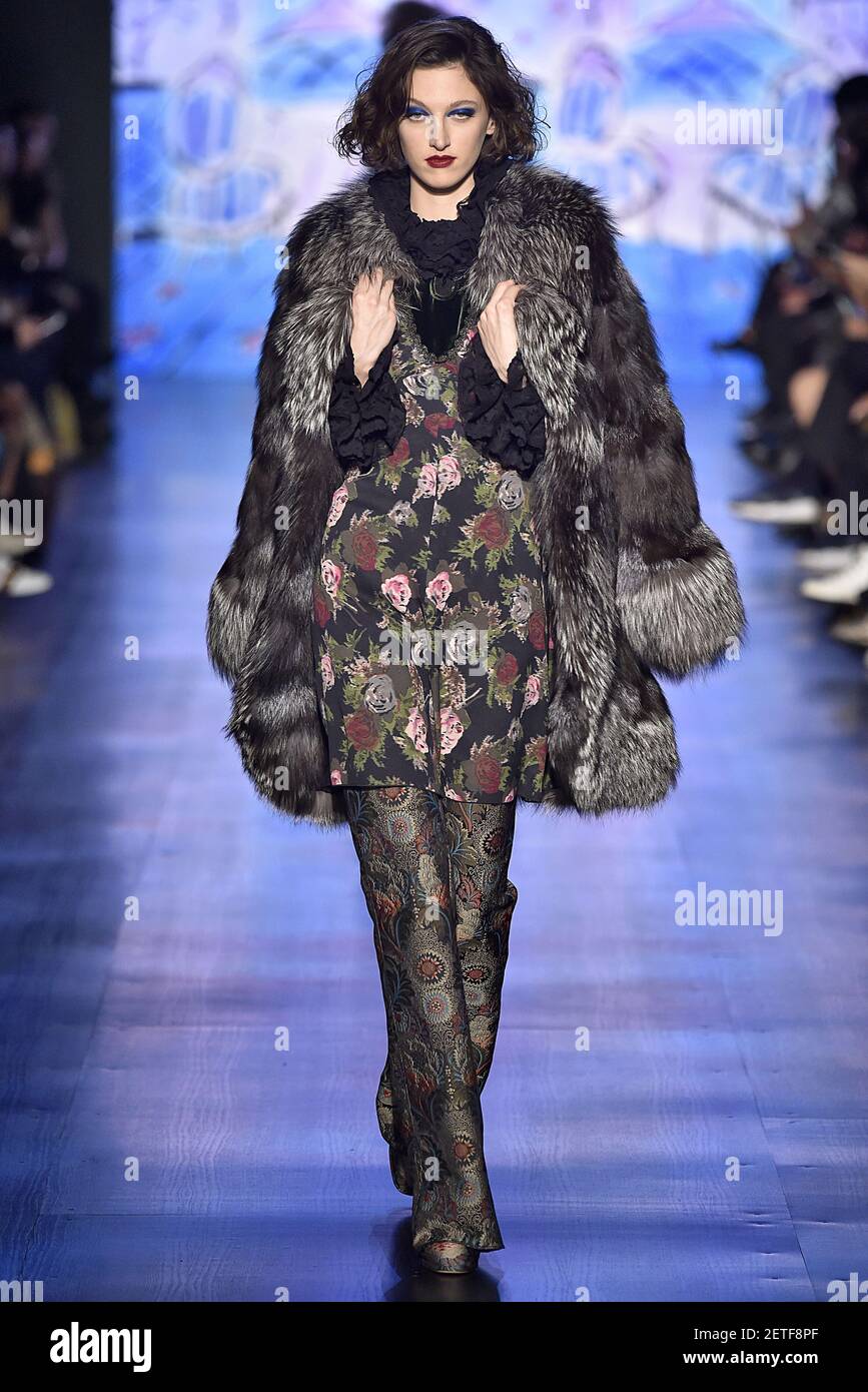 Model Amber Witcomb walks on the runway during the Anna Sui Fashion ...