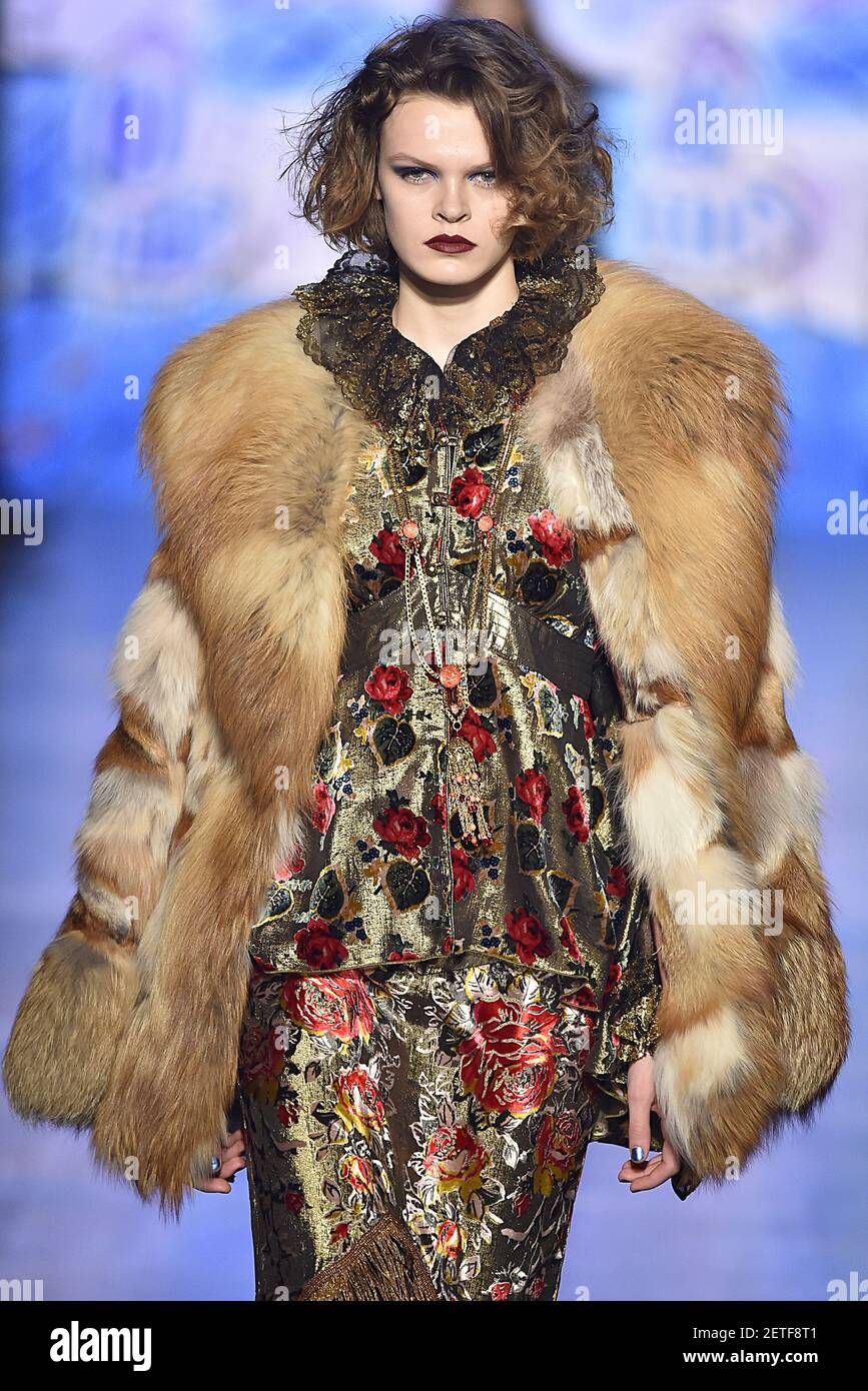 Model Cara Taylor walks on the runway during the Anna Sui Fashion Show ...