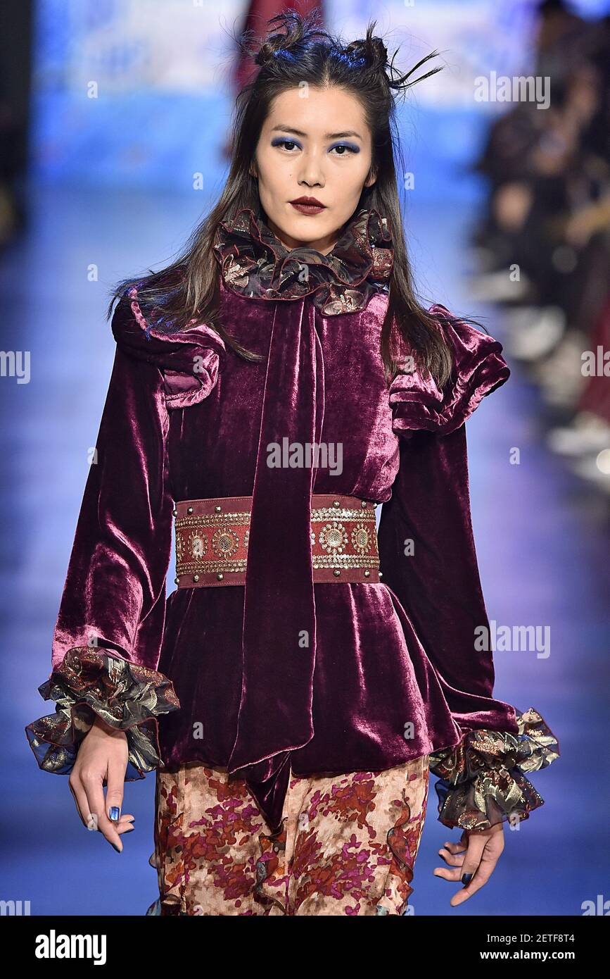 Model Liu Wen walks on the runway during the Anna Sui Fashion Show at ...