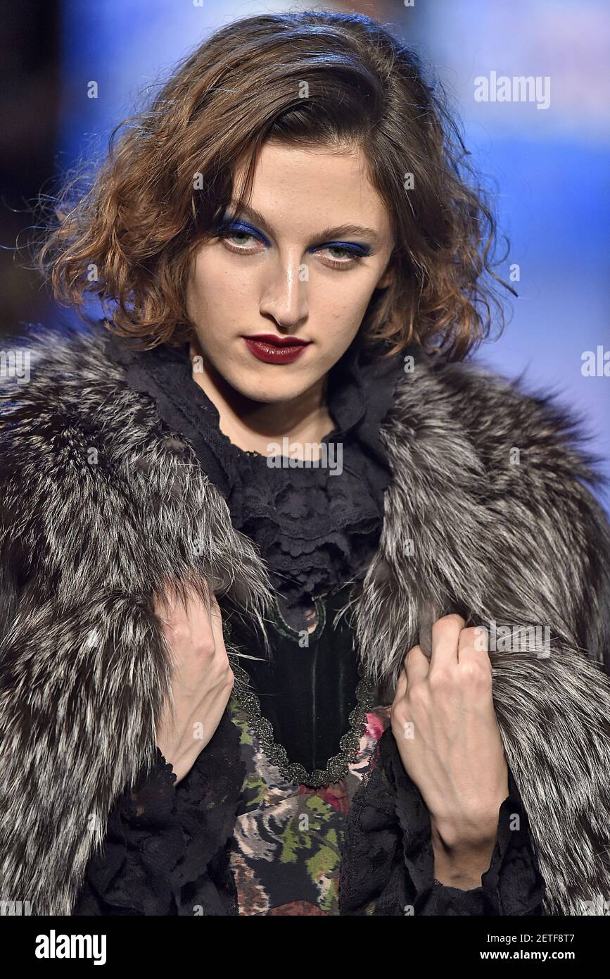 Model Amber Witcomb walks on the runway during the Anna Sui Fashion ...