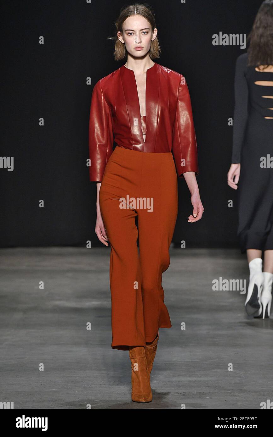 Model Ania Chiz walks on the runway during the Narciso Rodriguez ...