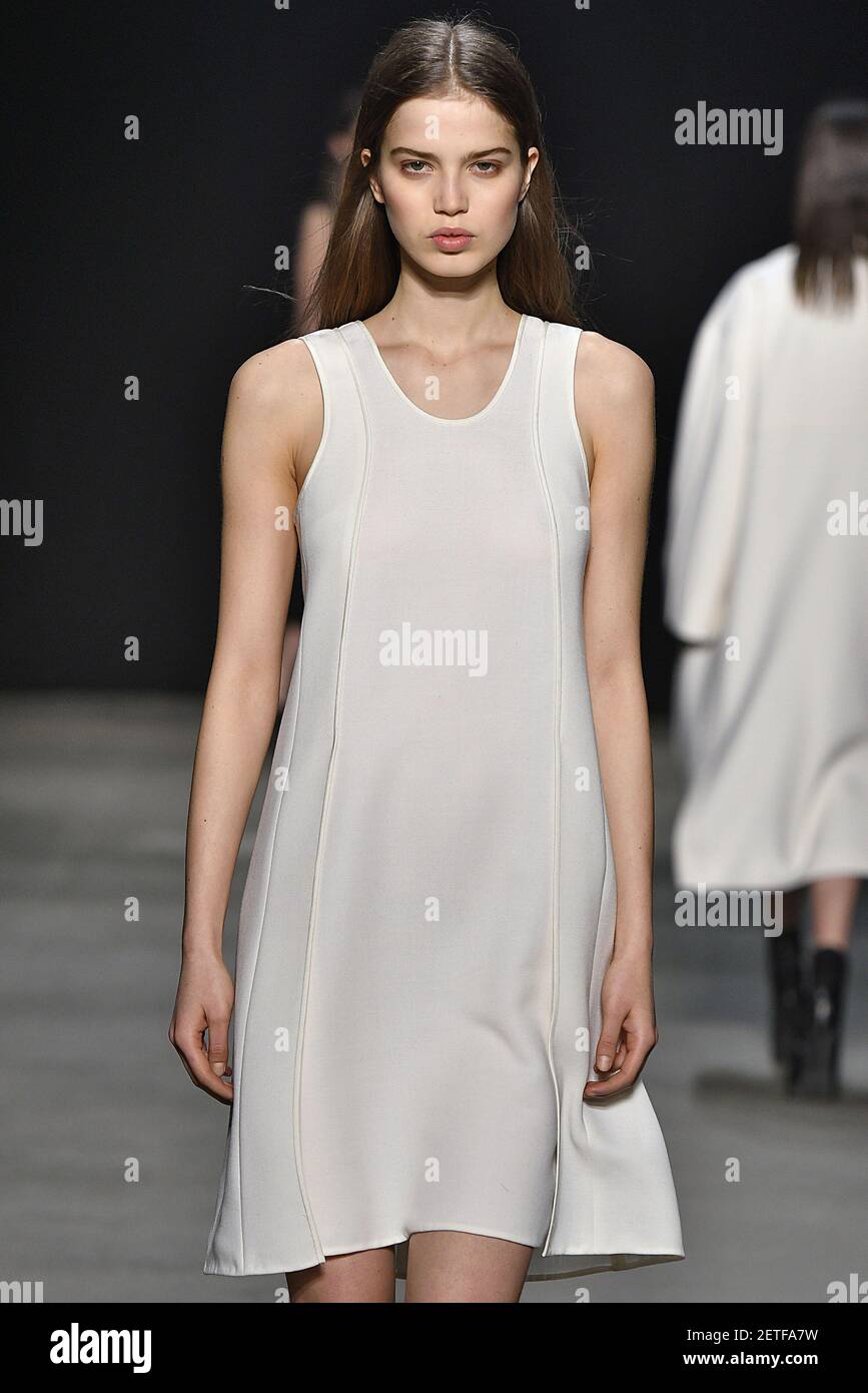 Model Sara Witt walks on the runway during the Narciso Rodriguez ...