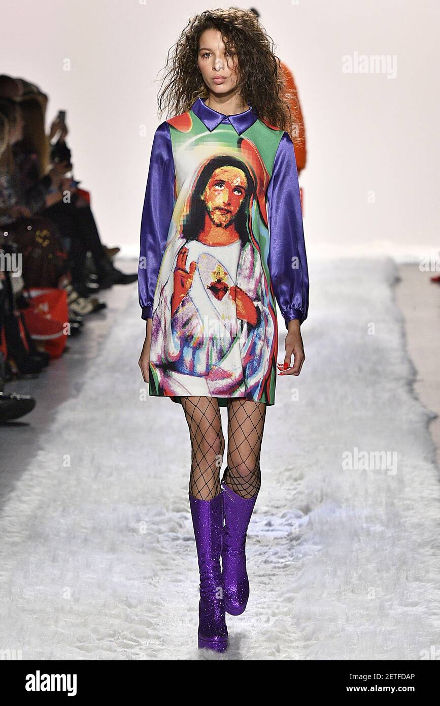 Model Alice Metza walks on the runway during the Jeremy Scott Fashion ...