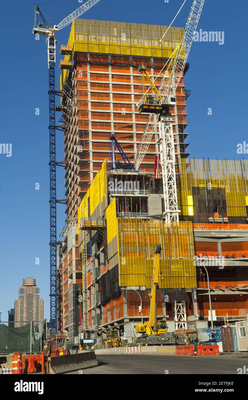 Construction of the Hudson Yards development in New York on Sunday ...