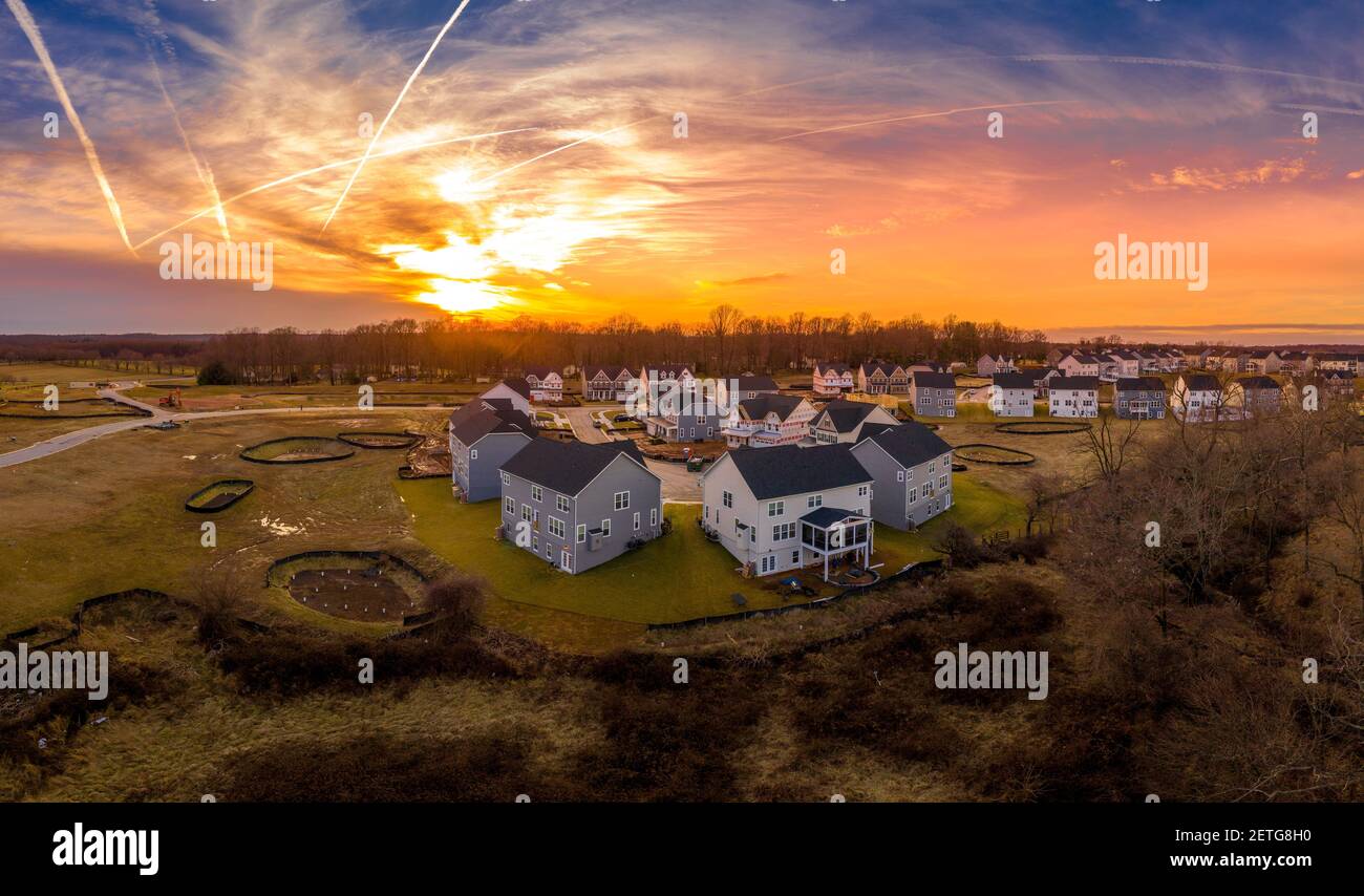Suburban houses dead end hi-res stock photography and images - Alamy