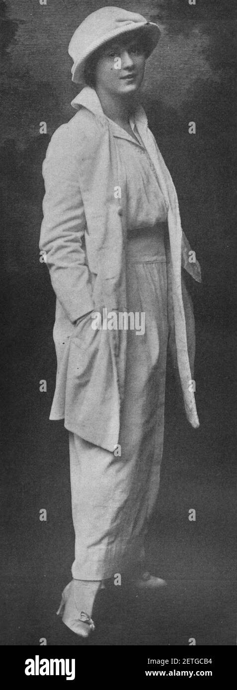 Phoebe Foster in Under Cover Stock Photo - Alamy