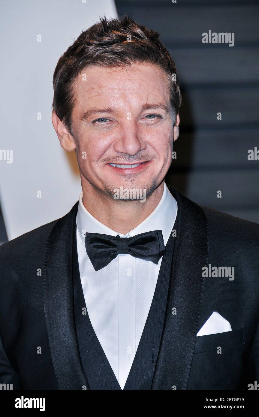 Jeremy Renner walking the red carpet at the 2017 Vanity Fair Oscar ...
