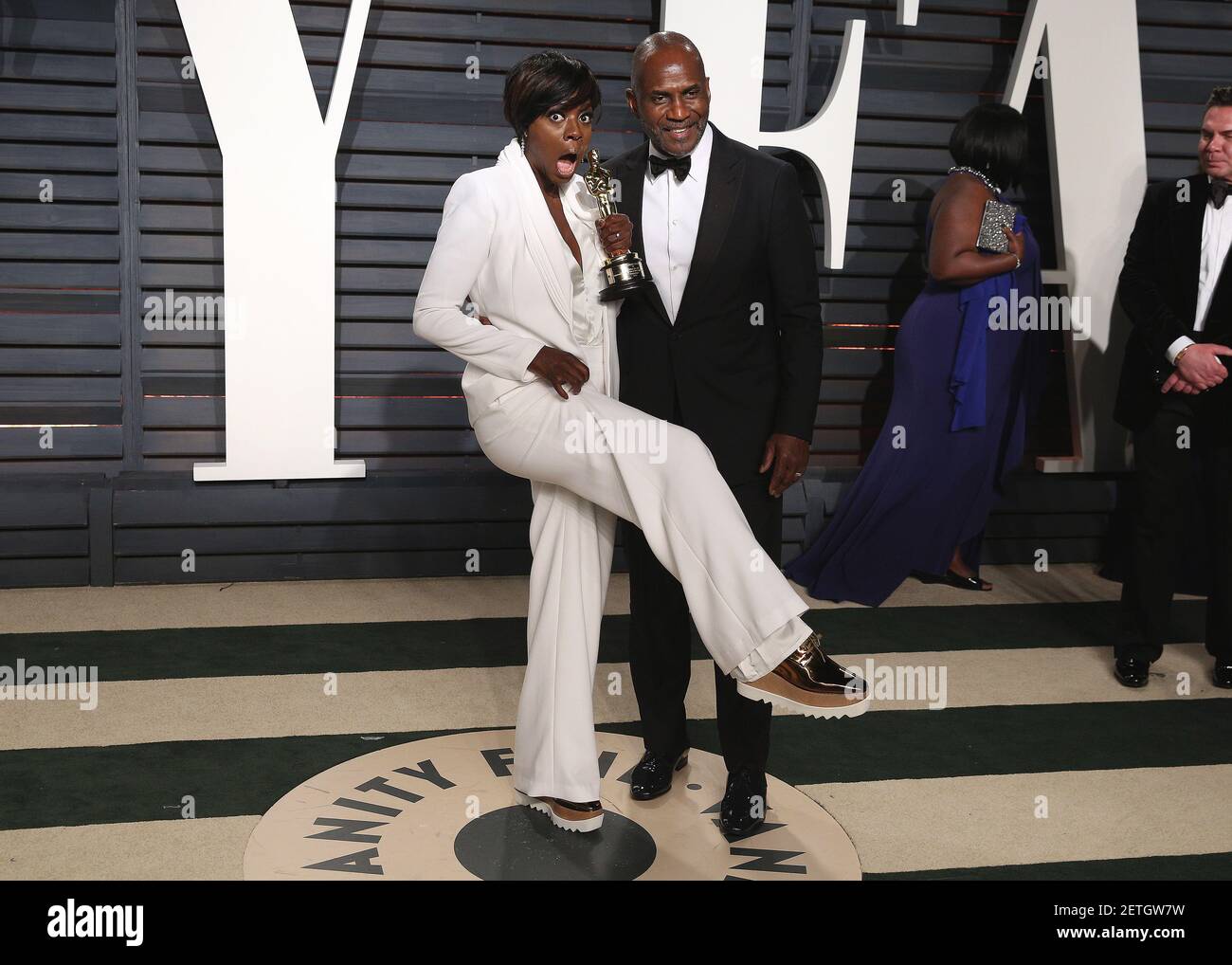BEVERLY HILLS - FEBRUARY 26: Viola Davis at the Vanity Fair Oscar Party ...