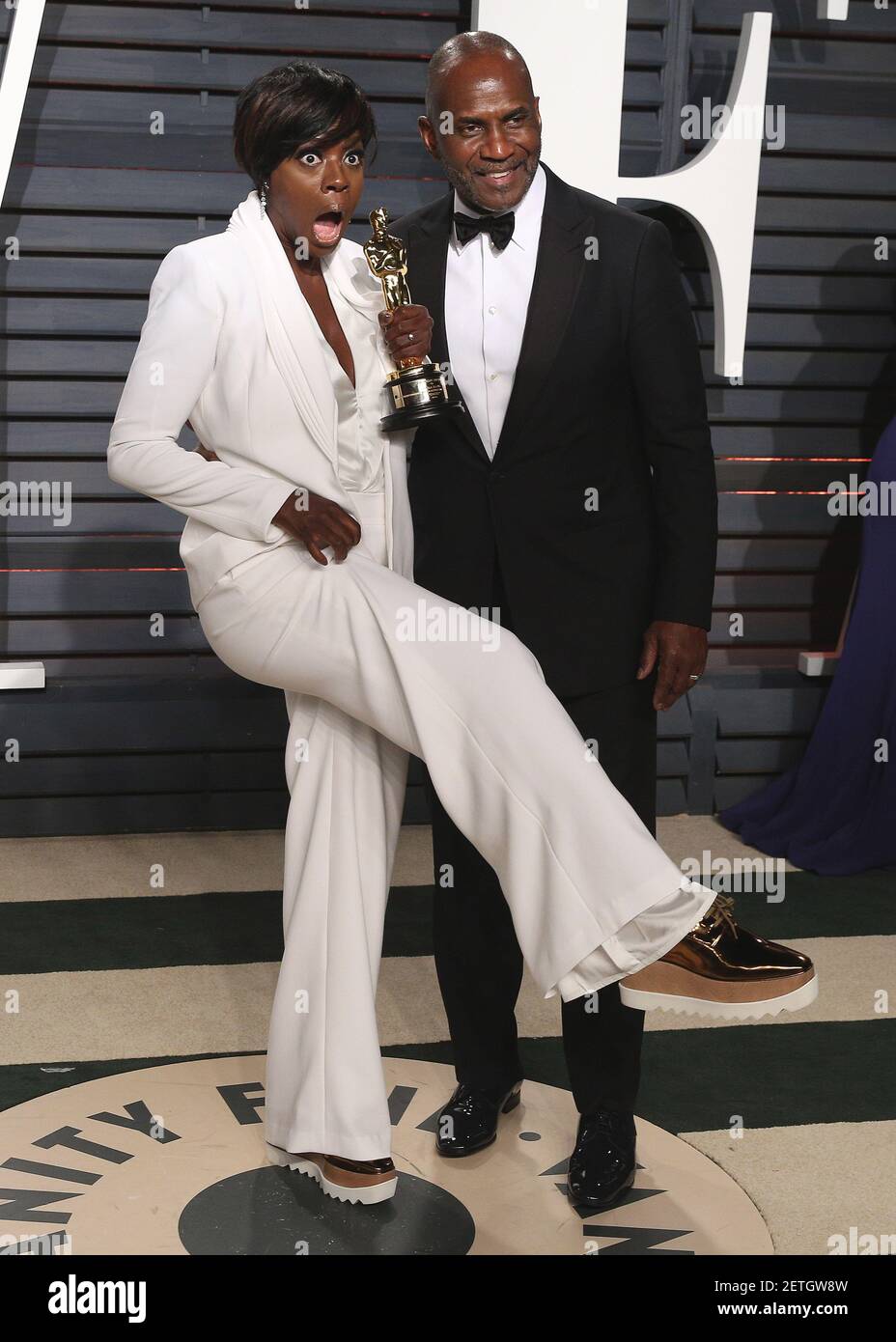 BEVERLY HILLS - FEBRUARY 26: Viola Davis at the Vanity Fair Oscar Party ...