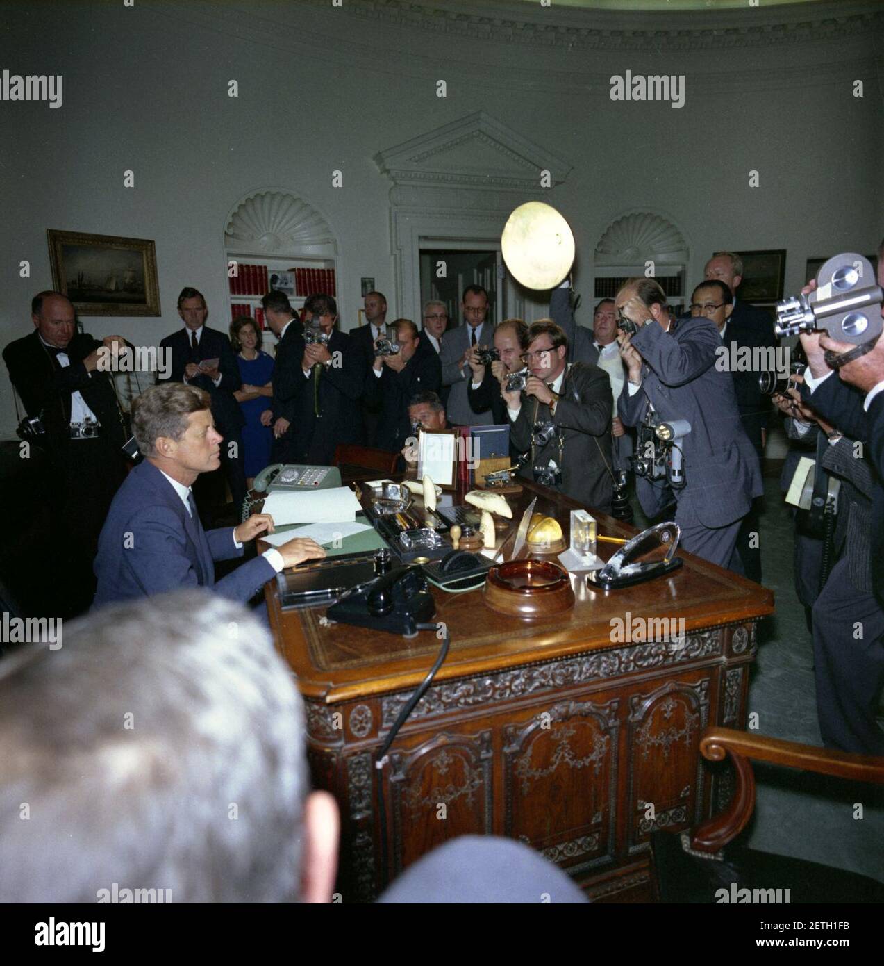 John f kennedy desk hi-res stock photography and images - Alamy