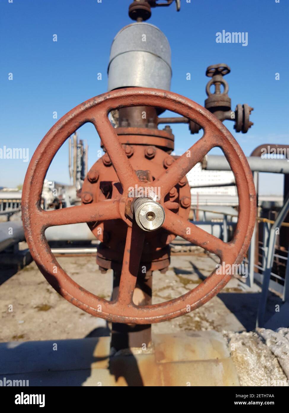 Gate valve hi-res stock photography and images - Alamy