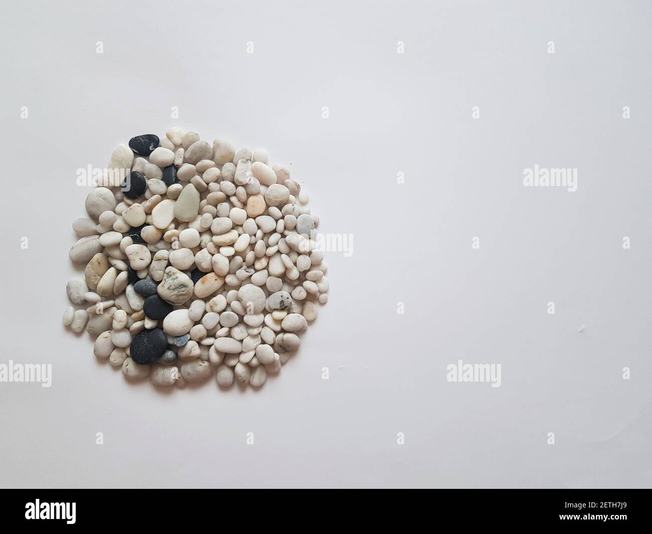 Rounded pebble background hi-res stock photography and images - Alamy