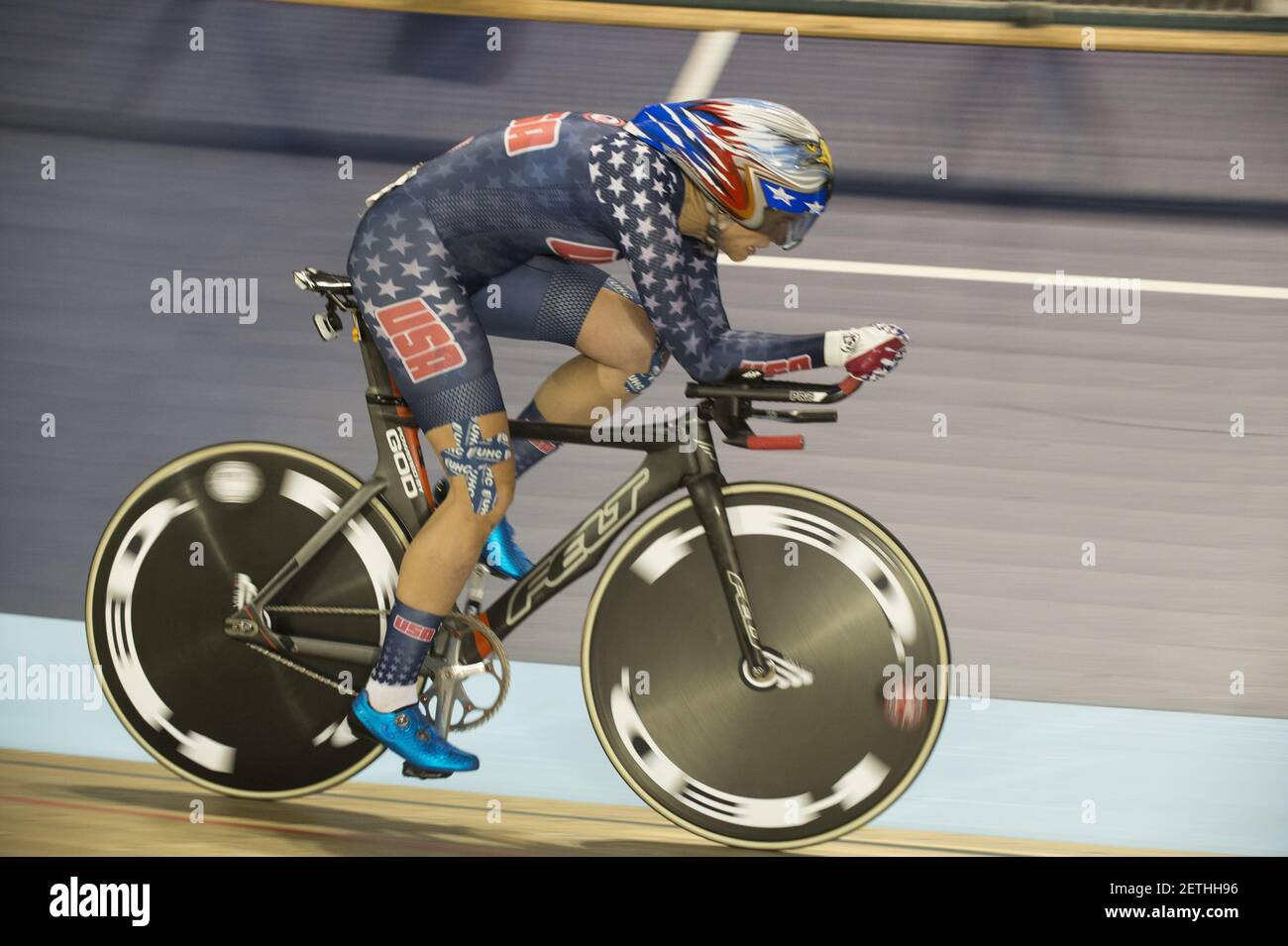 Shawn Morelli of Team USA in the women's 3 km pursuit. UCI Paracycling ...