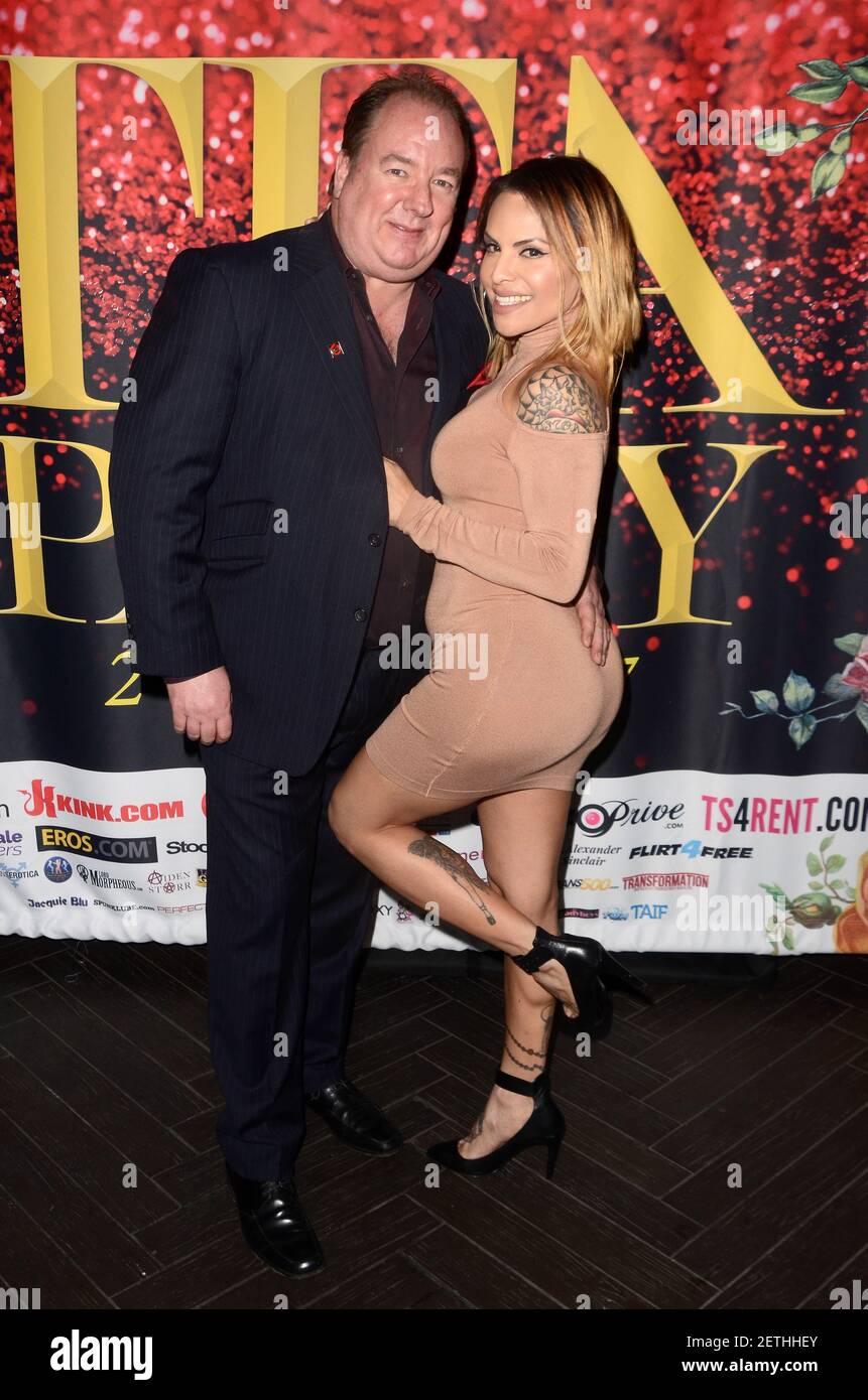 Steven Grooby Foxxy At The 2017 Official Transgender Erotica Awards